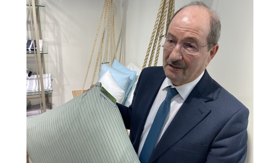 T-Jornal International – J. PEREIRA FERNANDES: BANANA SHEET